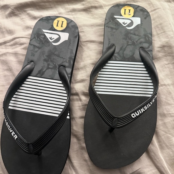Quiksilver | Shoes | Quicksilver Flip Flop Size 1 | Poshmark